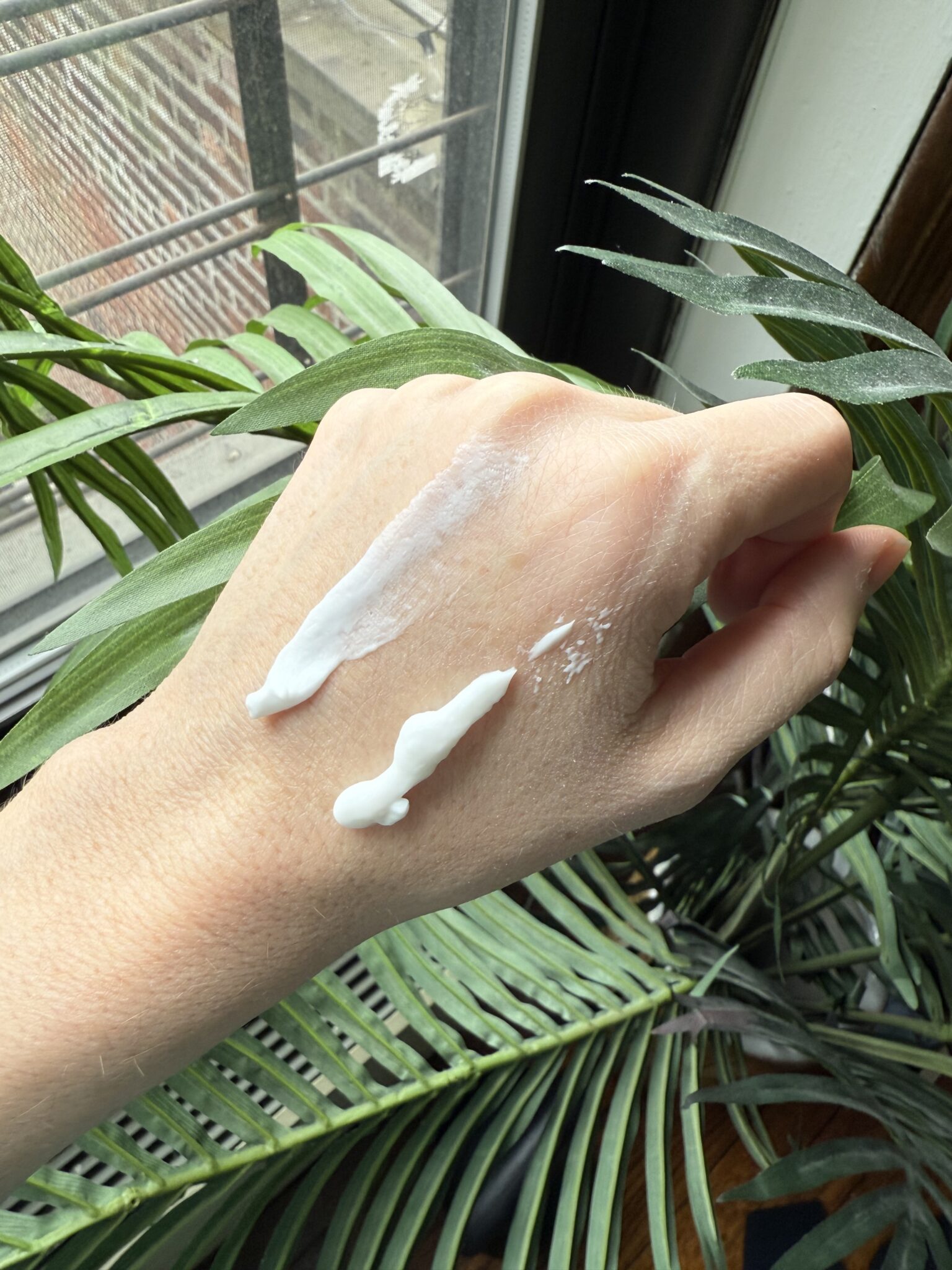 Non-Toxic Body Lotion Deserves Space on Your Shelf - The Daley Dose